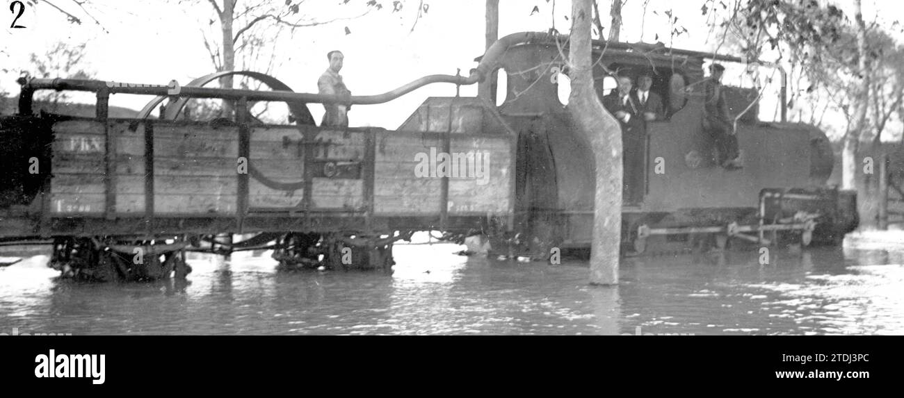 Amphibious train hi-res stock photography and images - Alamy