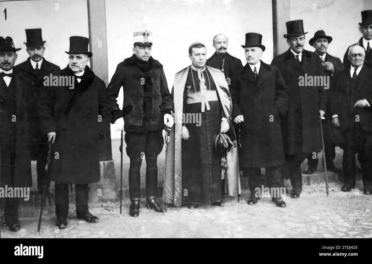 12/31/1923. Inauguration of Schools. Authorities who attended the act ...