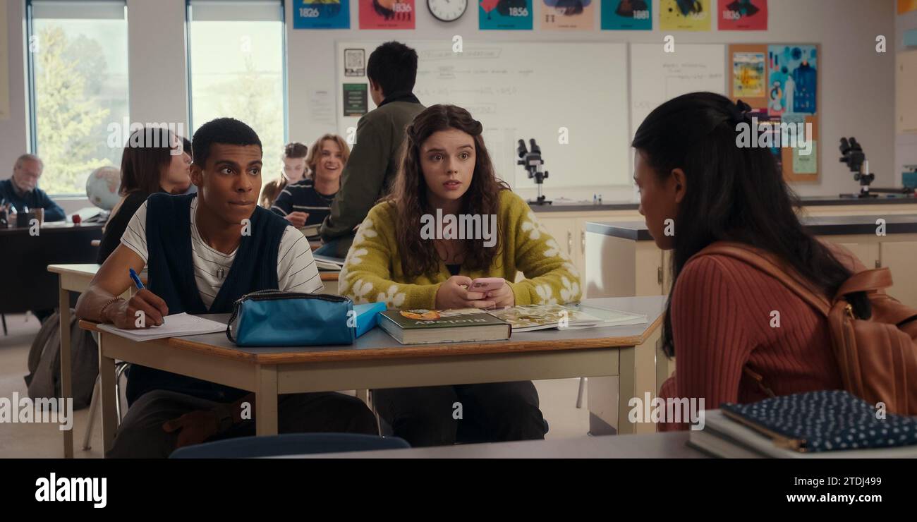 MY LIFE WITH THE WALTER BOYS, from left: Jaylan Evans, Ellie O'Brien, Nikki Rodriguez, Small ...