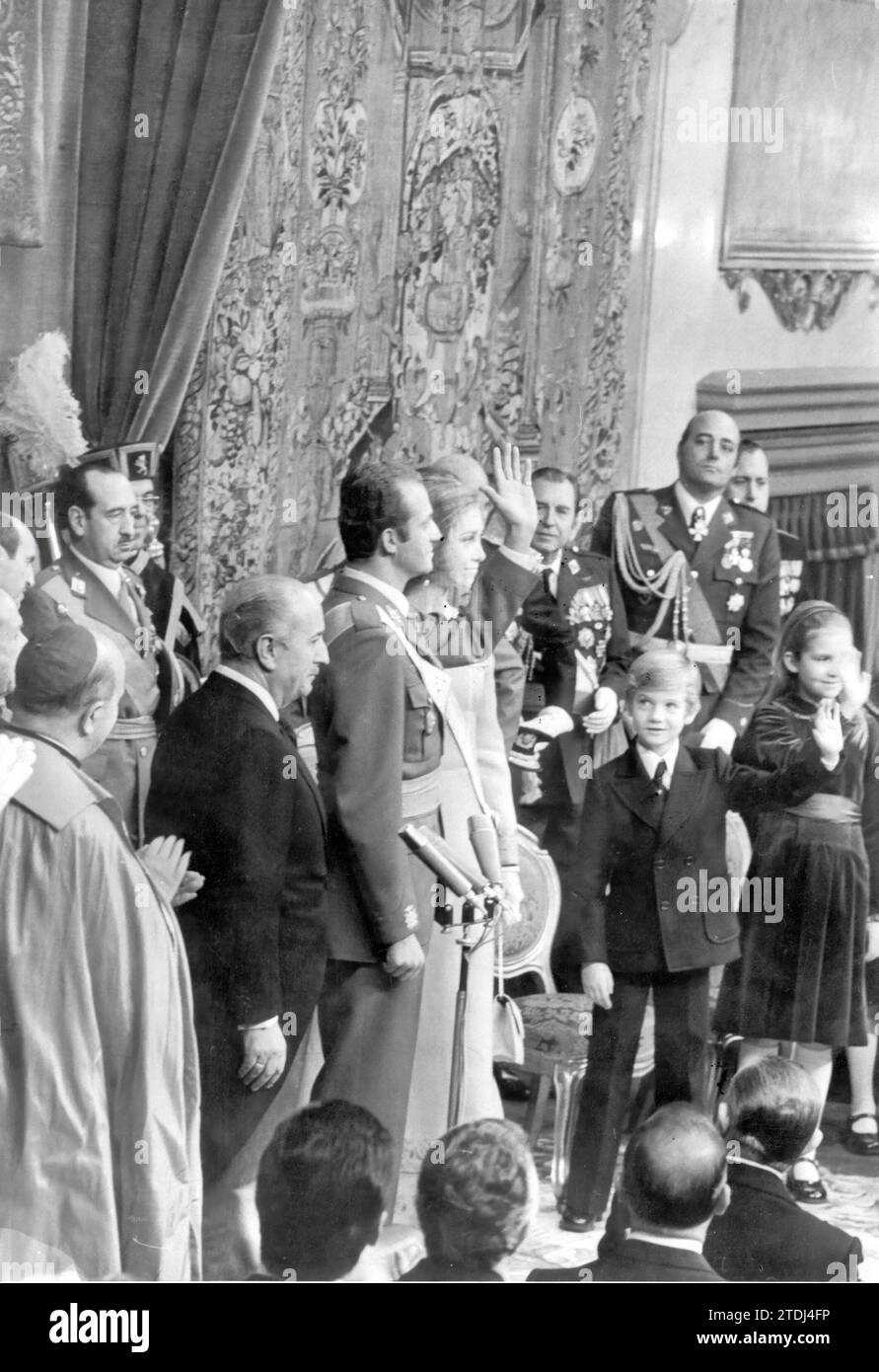 11/21/1975. Don Juan Carlos I swears in the Cortes as King of Spain ...