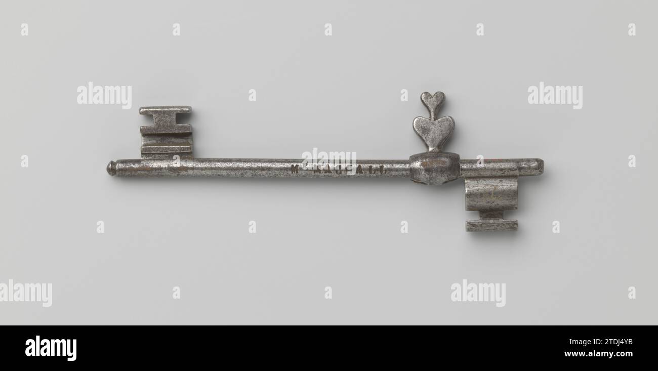 Double key, c. 1800 - c. 1900 Double key with a beard on both ends of ...