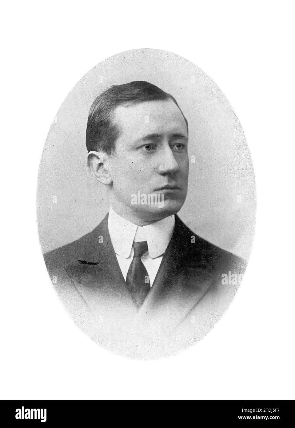 The inventor Guillermo Marconi in 1909. Photograph by Harlingue. Credit ...