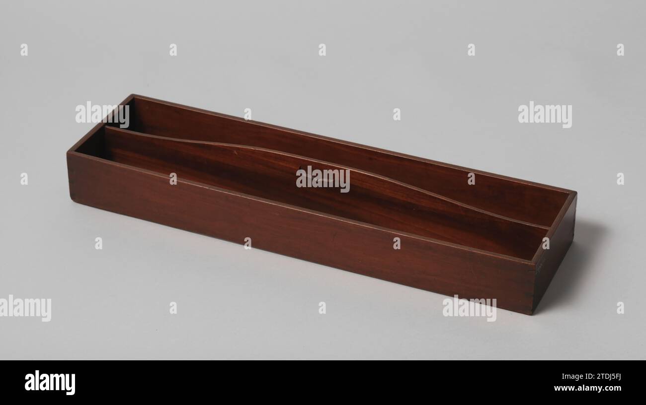 Pipe drawer with copper piping, anonymous, 1800 - 1850 Pipe drawer of ...