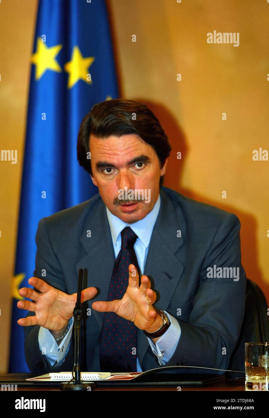 10/13/2002. Madrid, 10-14-02. -The President of the Government José Mª ...