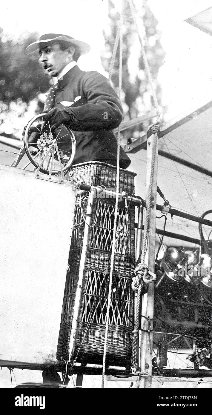 Santos dumont 1906 hi-res stock photography and images - Alamy