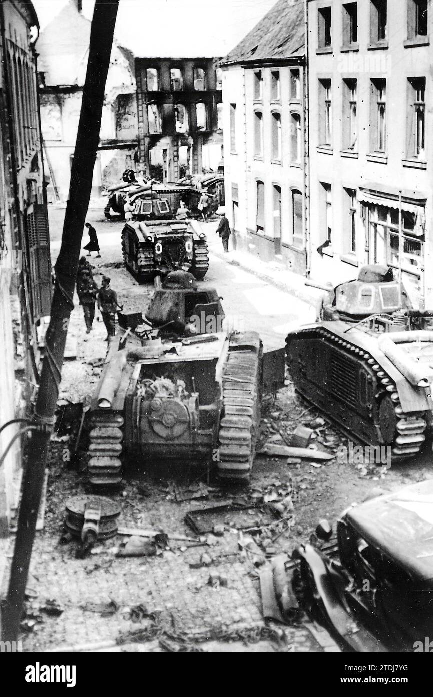 12/31/1939. French Tanks Completely Destroyed after Encounter with ...