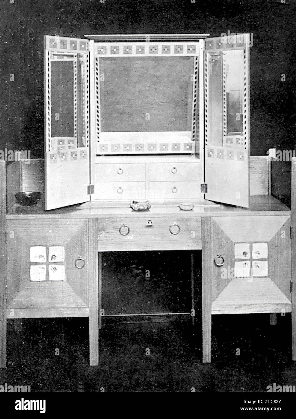 12/31/1905. The layout of this modern piece of furniture allows you to ...