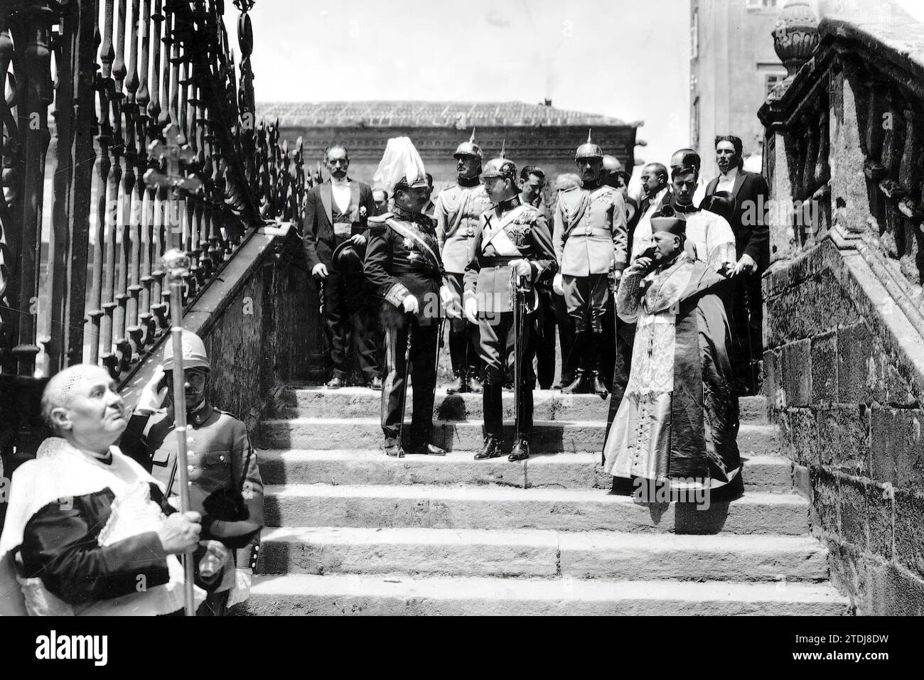 07/24/1926. Santiago de Compostela. The offering to the Apostle. HRH ...