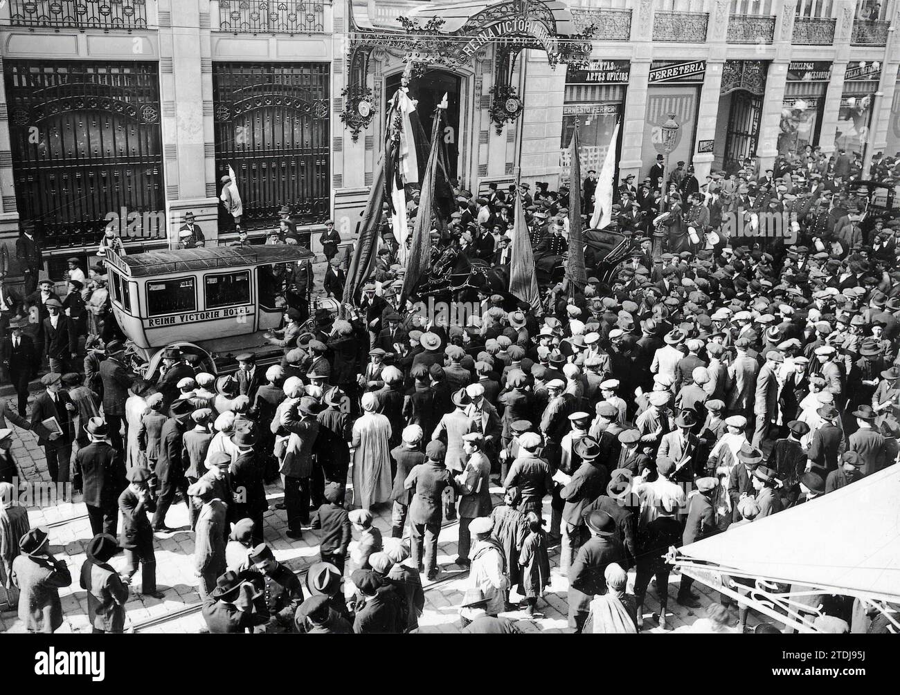 Queen victoria photo album hi-res stock photography and images - Alamy