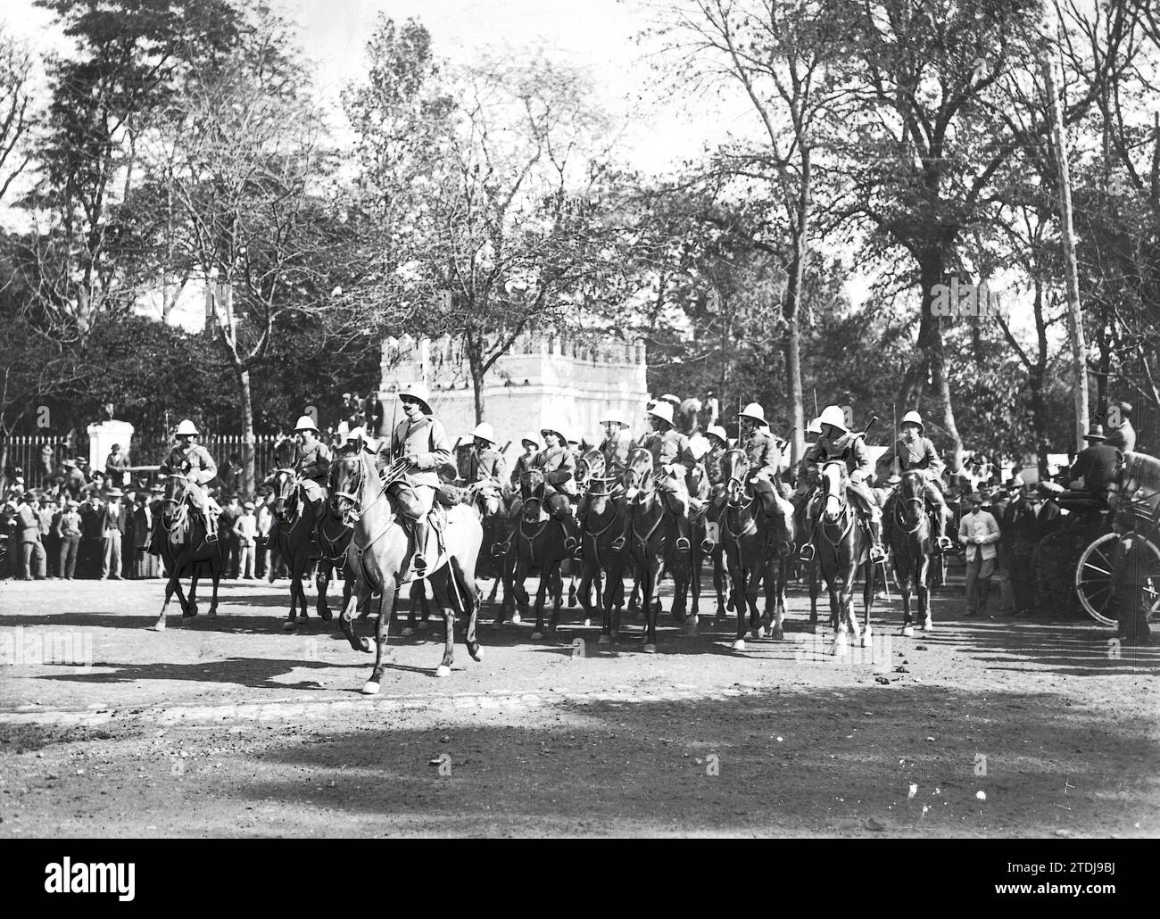 New cavalry weapon hi-res stock photography and images - Alamy