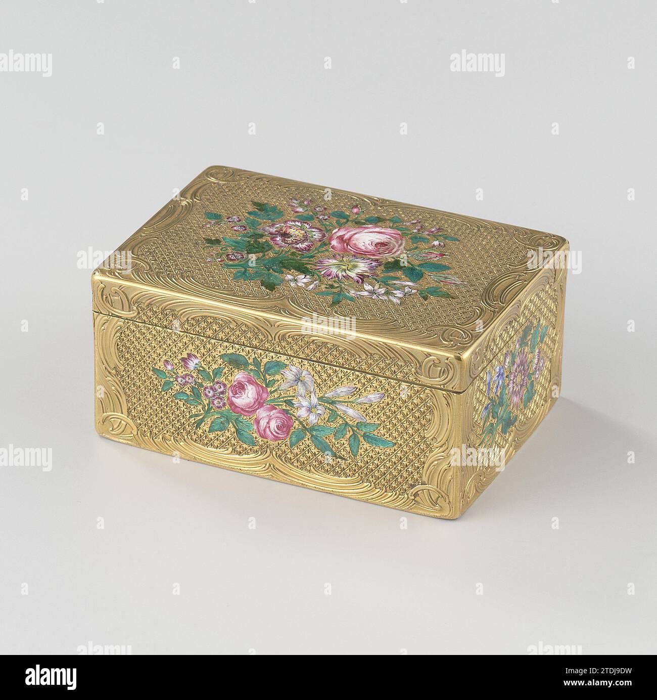 Gold snuff box, rectangular, decorated with flower bouquets from Émail ...