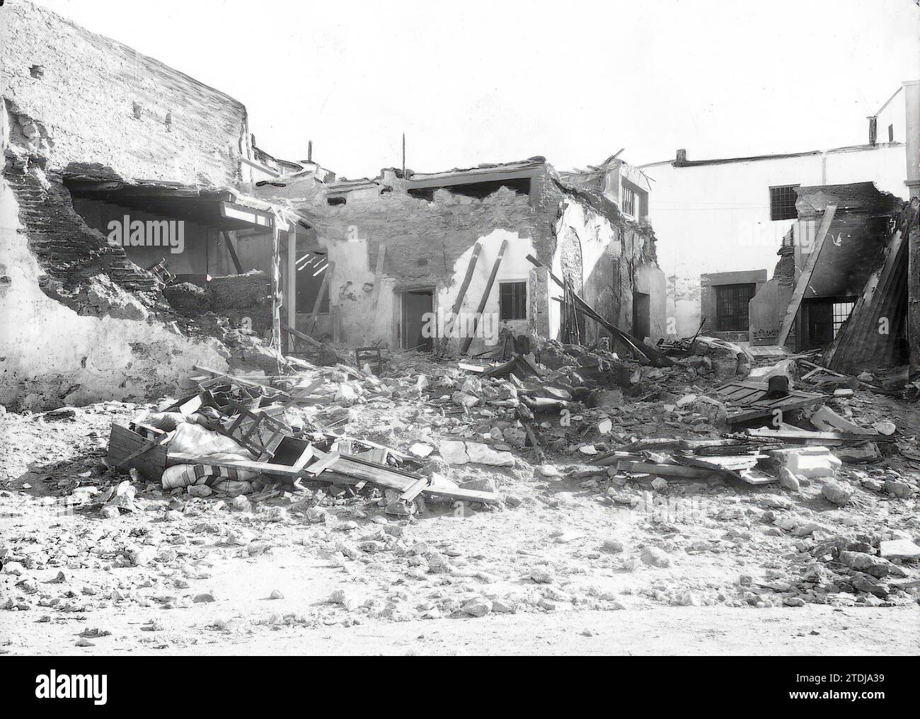 12/31/1905. Almeria. Ruins of an explosion whose causes are unknown ...
