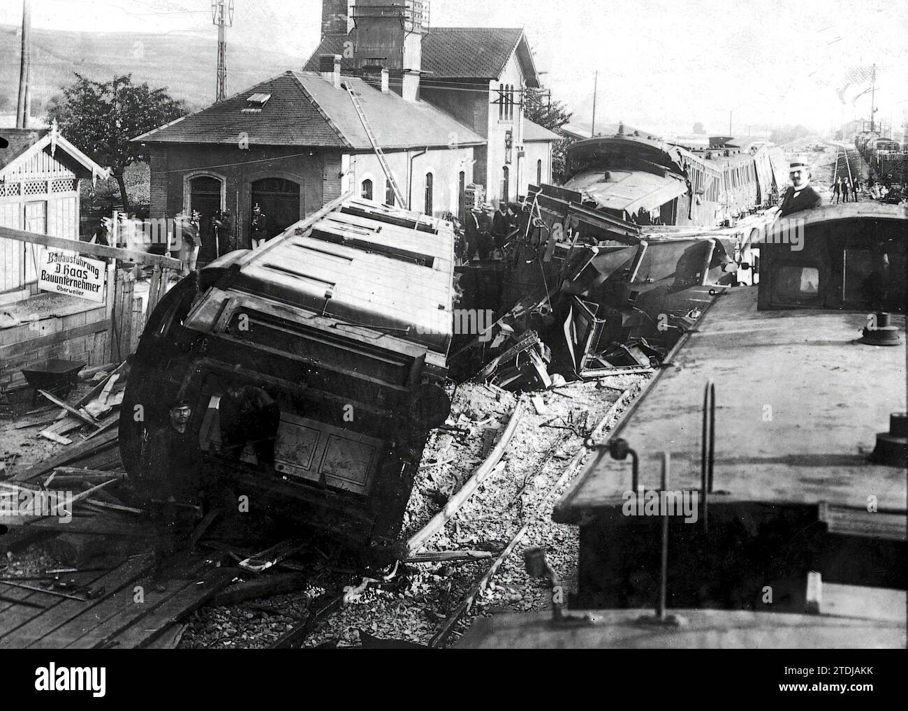06/30/1911. Railway Disaster in Germany. Situation of the Carriages of ...