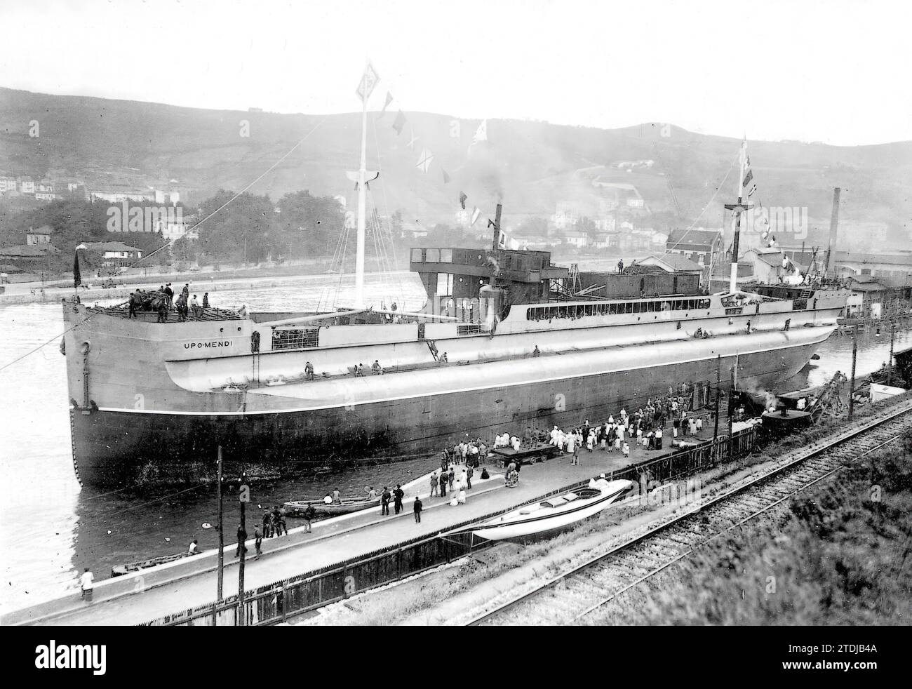 5000 tons hi-res stock photography and images - Alamy