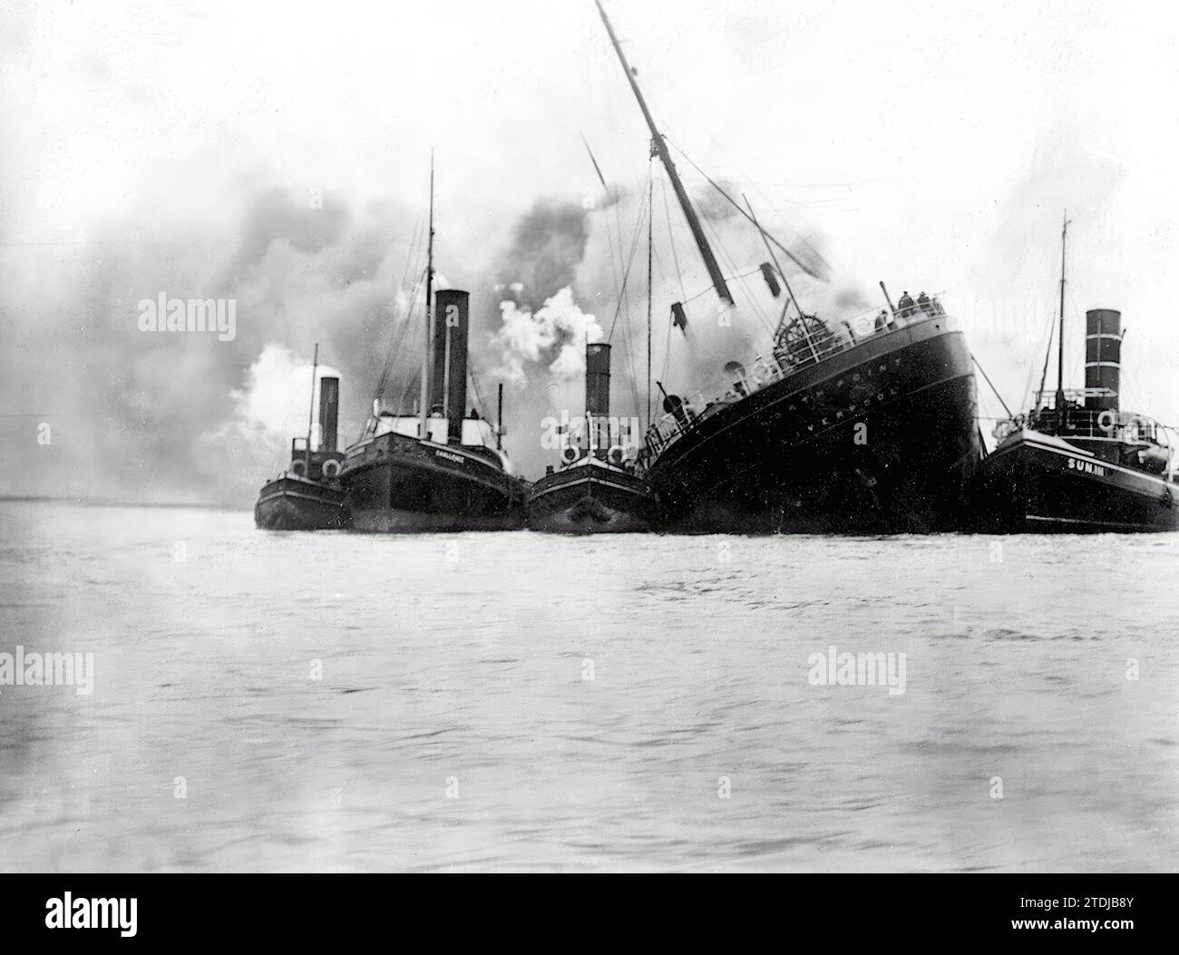 02/28/1911. Ship Fire in the Thames - 5,200 Ton Merchant Steamer "North ...