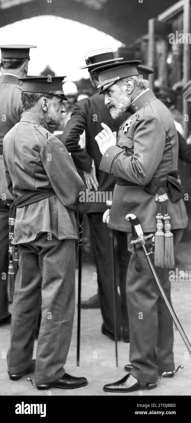 12/31/1920. Captain General Weyler and General Cabanellas (from left to ...