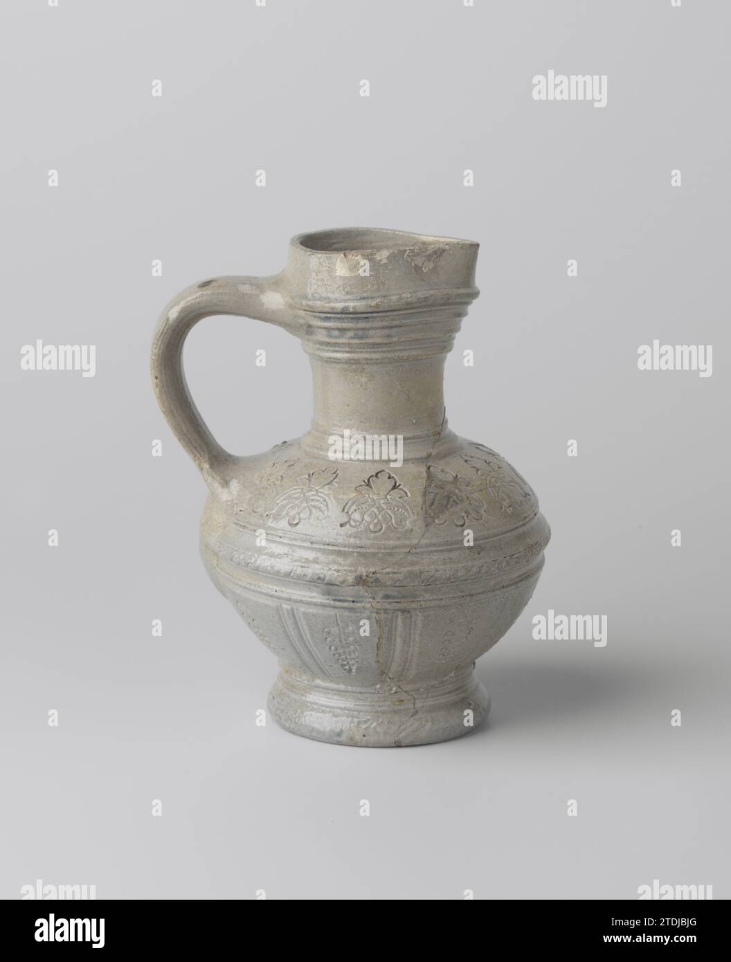 Jug with foliate scrolls and grapes, anonymous, c. 1570 - c. 1600 Can be made of stoneware on ...