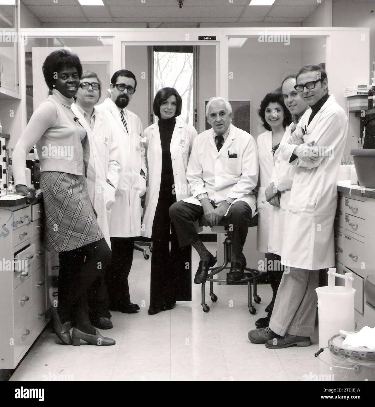 New Jersey, year 1974. Severo Ochoa, surrounded by his team at the Roche Institute of Molecular ...