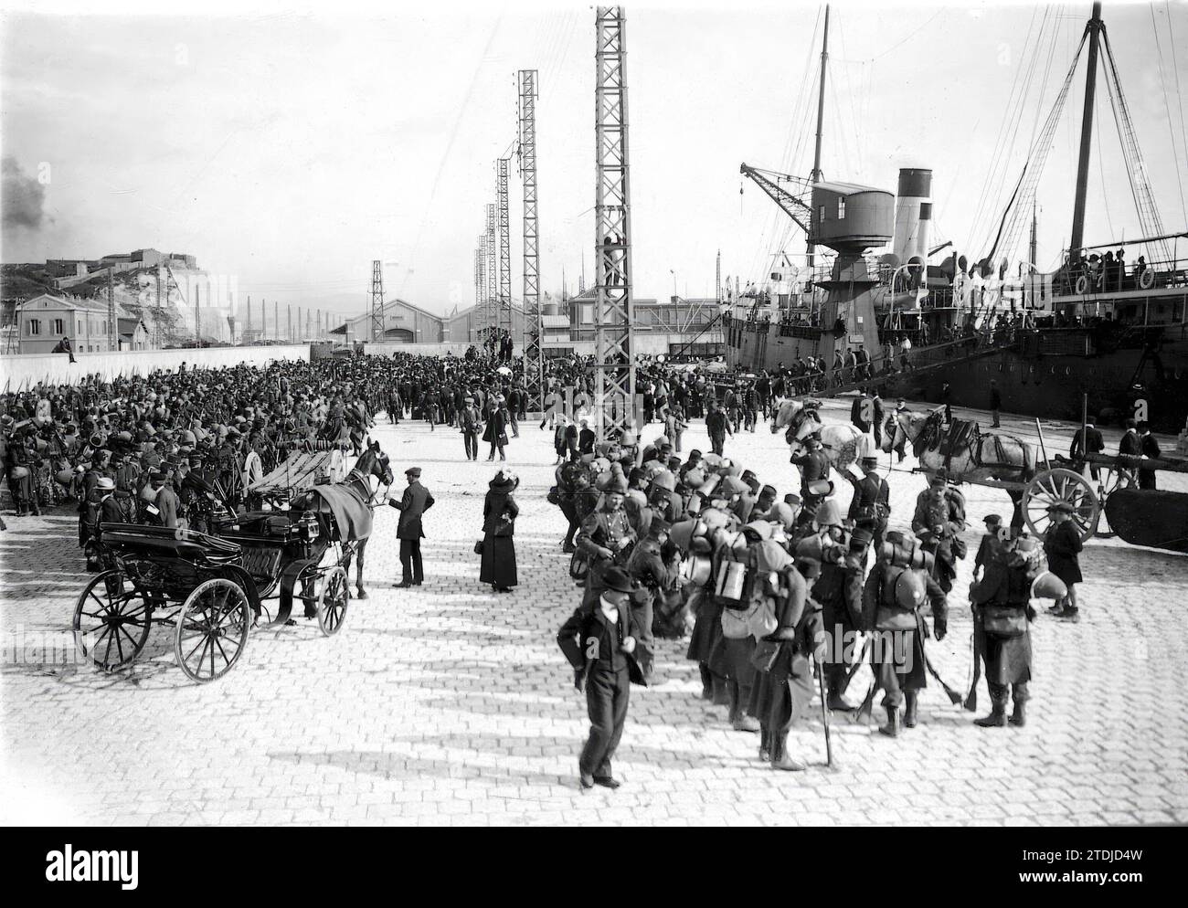 Troop embarkation hi-res stock photography and images - Alamy
