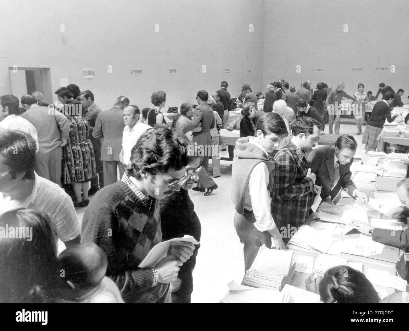 06/03/1977. Election Information Center. Credit: Album / Archivo ABC ...