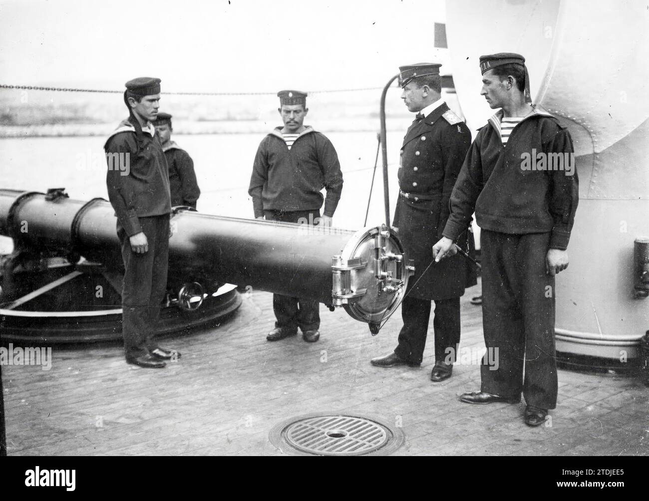 Navy exercises hi-res stock photography and images - Alamy