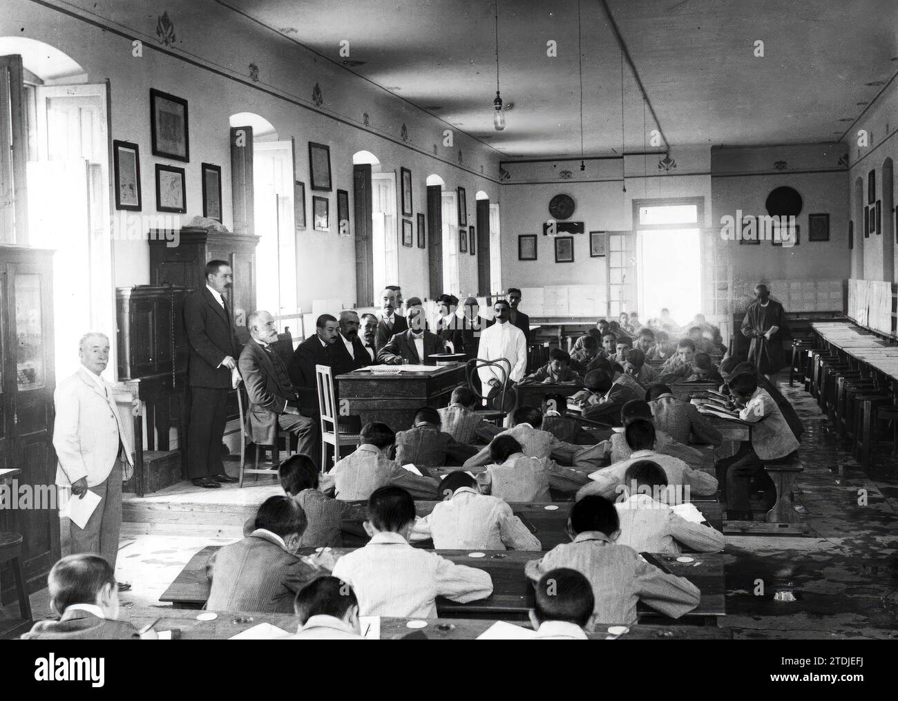 Madrid, 07/02/1912. In the La Paloma asylum. Advantaged students of the ...