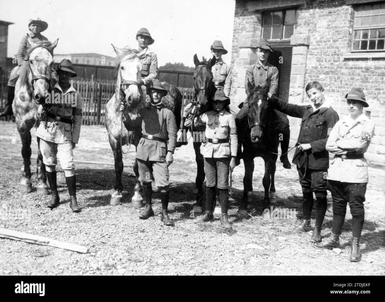09/30/1914. Youth and War in Germany. Group of German "Boy-Scouts" who ...