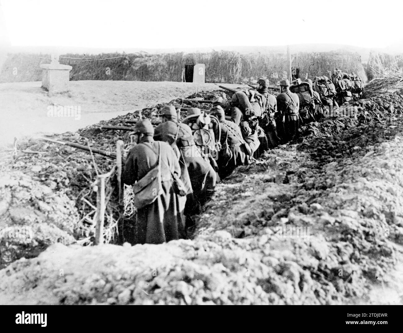 11/30/1914. The French in War. Infantry soldiers inside a trench in ...