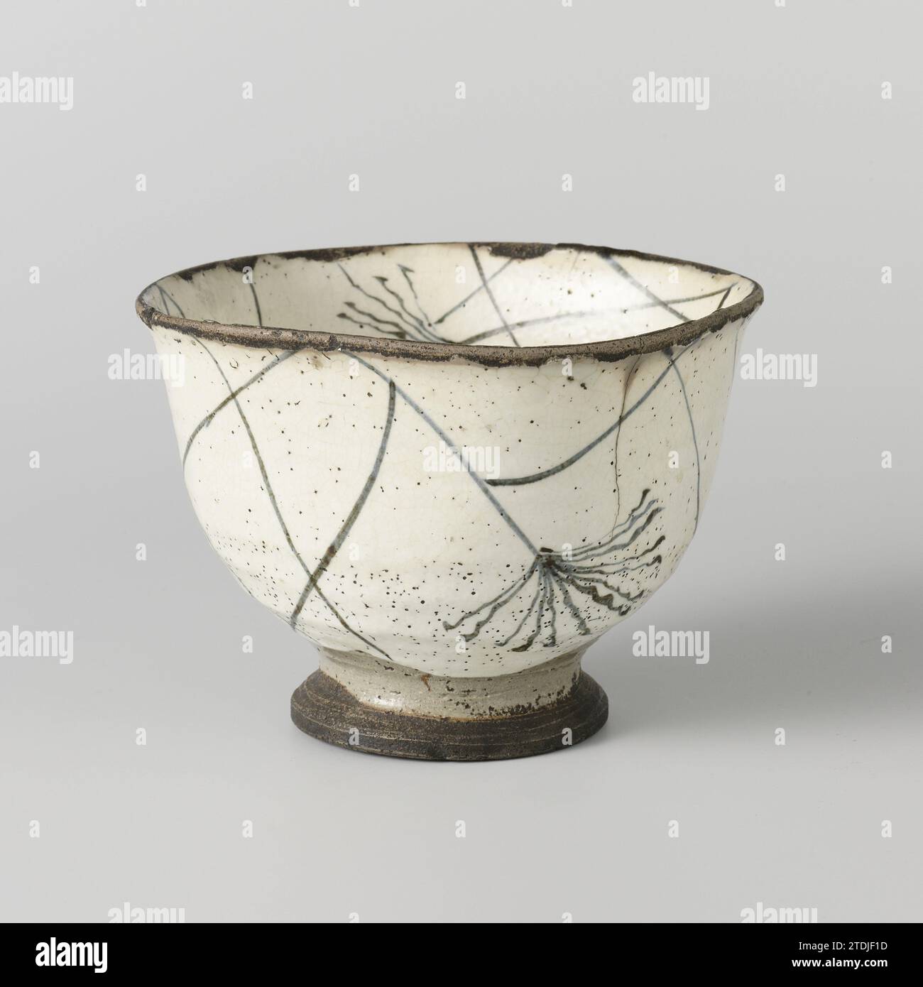 Square tea bowl with grasses, anonymous, Kiyomizu Rokubei, c. 1750 - c ...