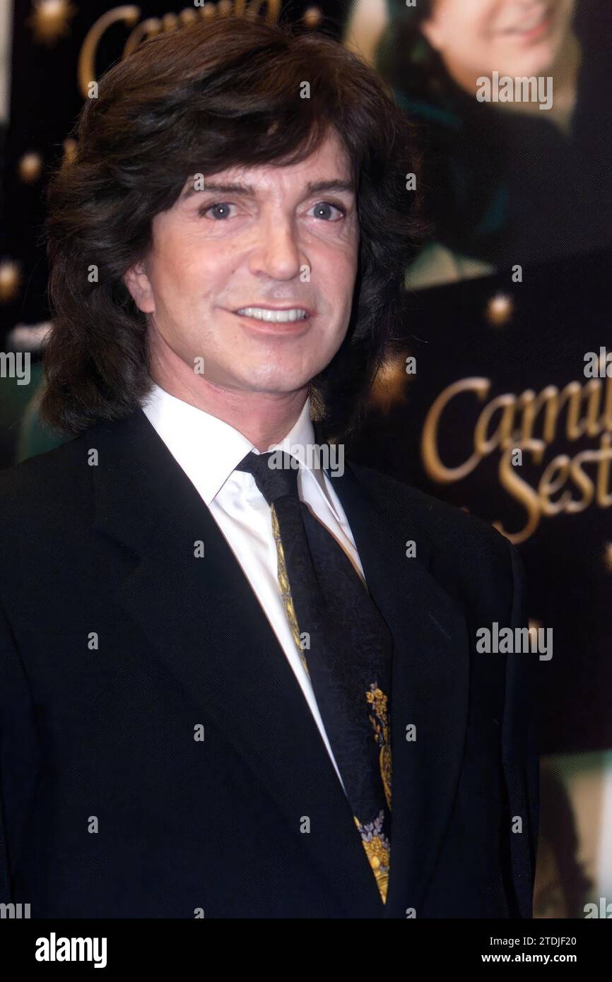 02/04/2013. Madrid, 10-27-04 presentation of the new album by Camilo ...
