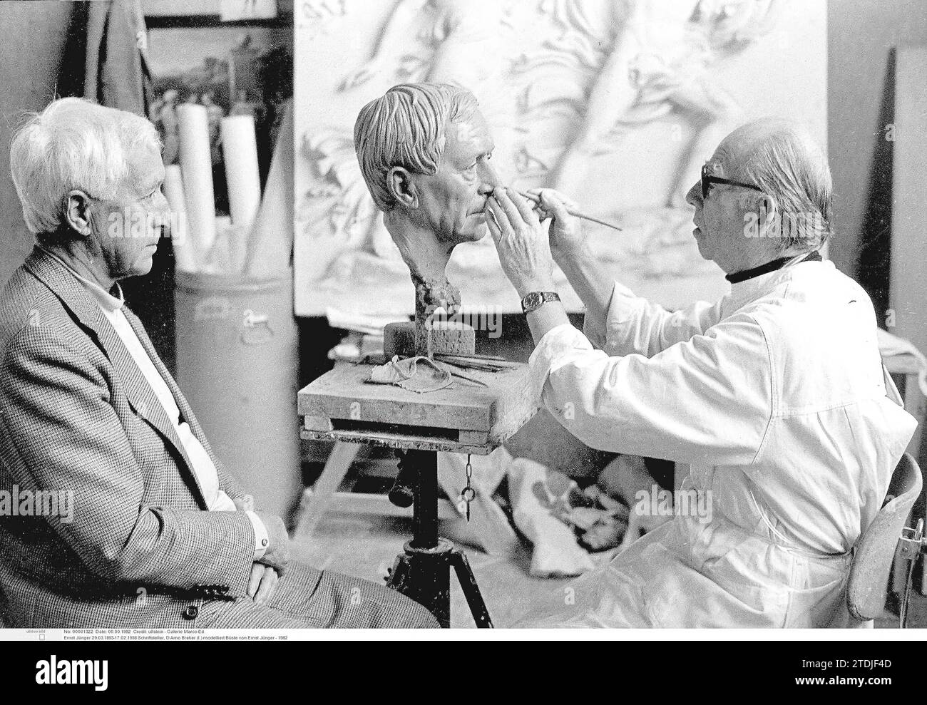 Jünger poses for Arno Breker in 1982. Credit: Album / Archivo ABC Stock ...