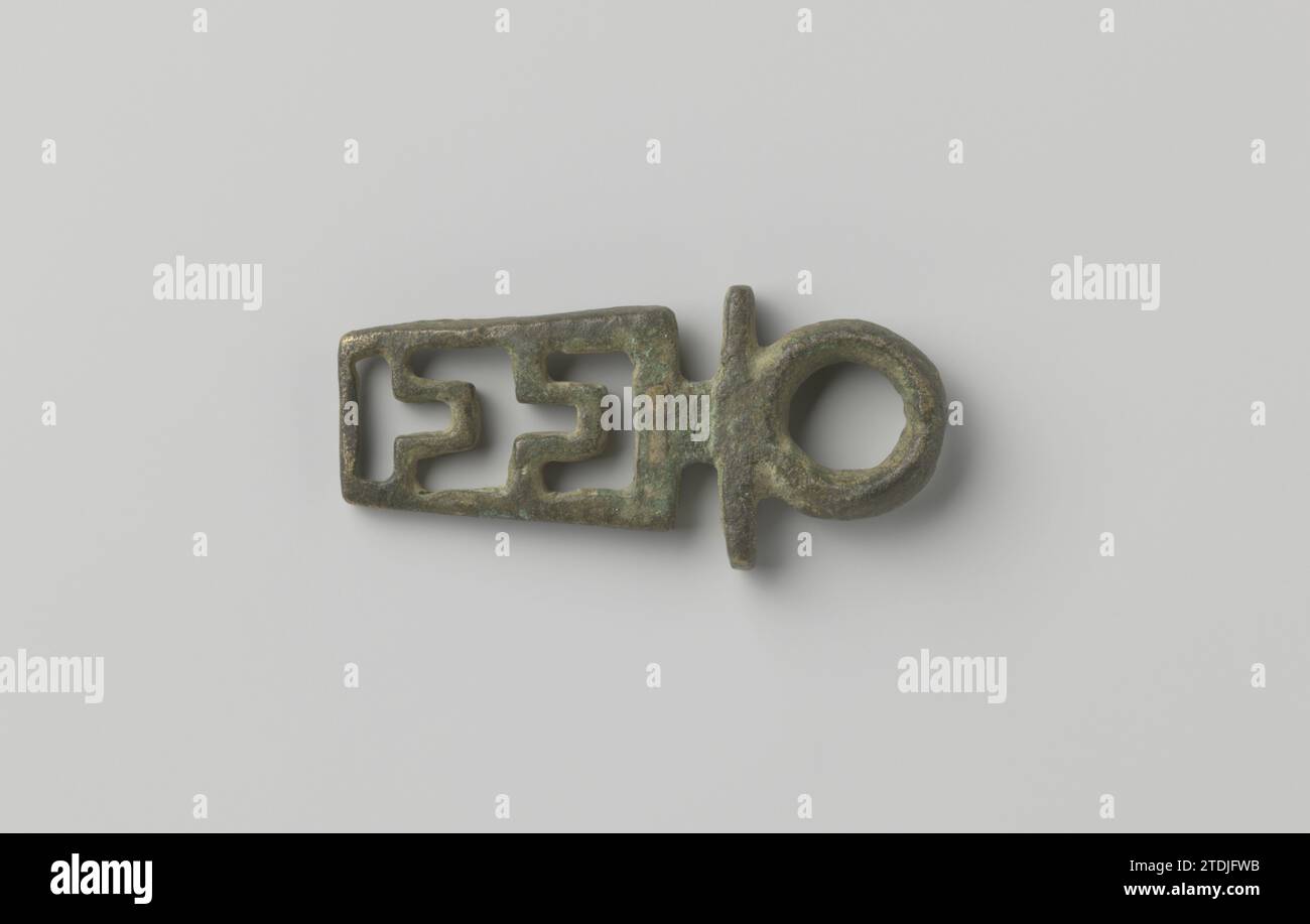 Sliding key, c. 1400 - c. 1950 Sliding key with ring -shaped eye and ...