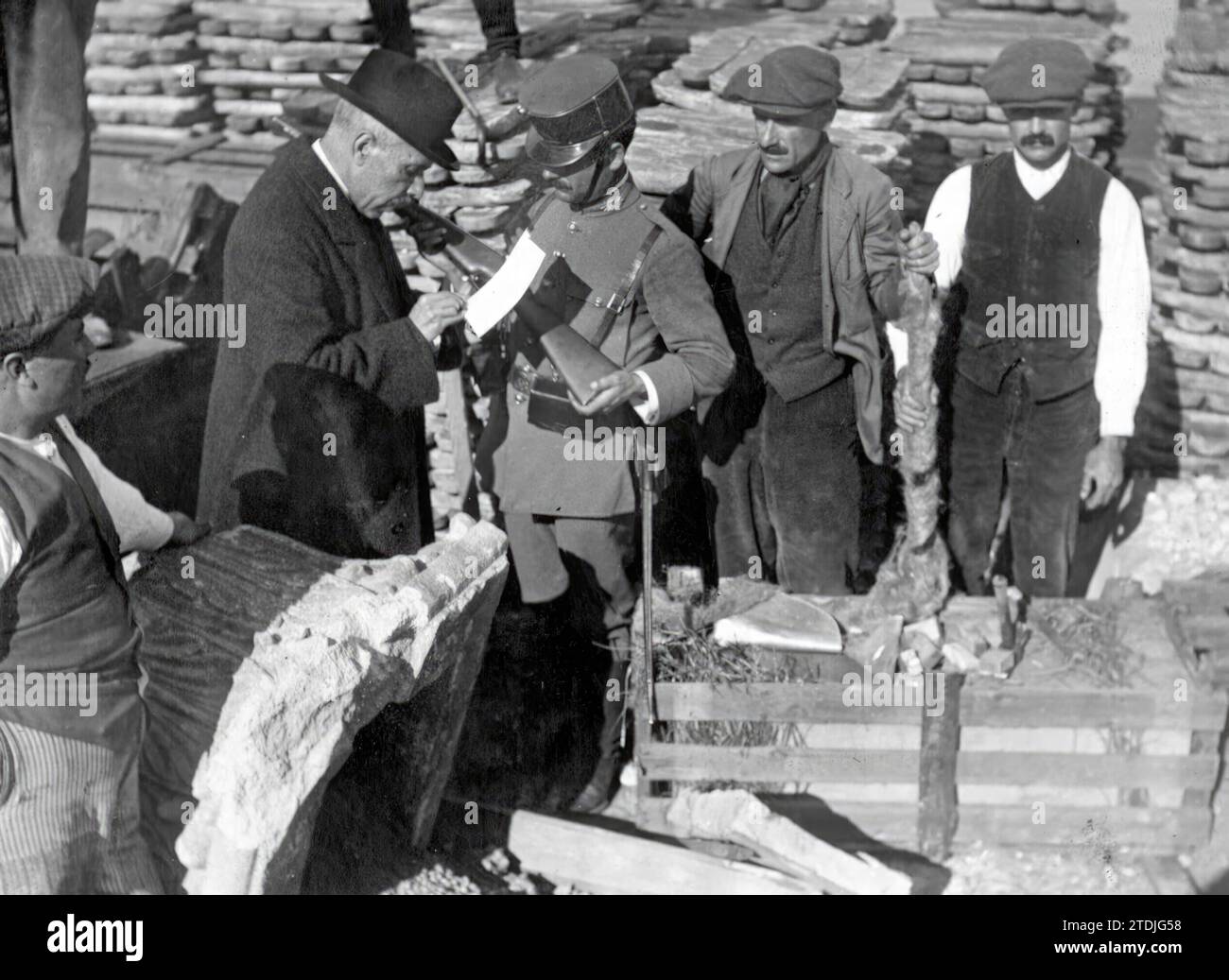 12/31/1915. A Customs officer Taking the make and number of the Rifles ...