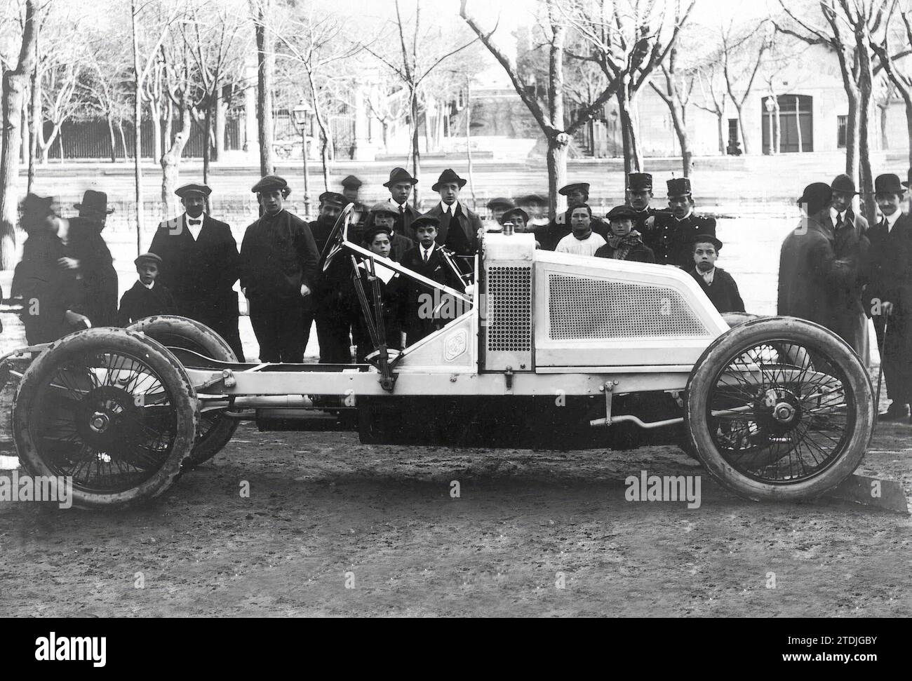 Madrid, 03/13/1912. New Th Schneider car, 25 Hp. Credit: Album ...