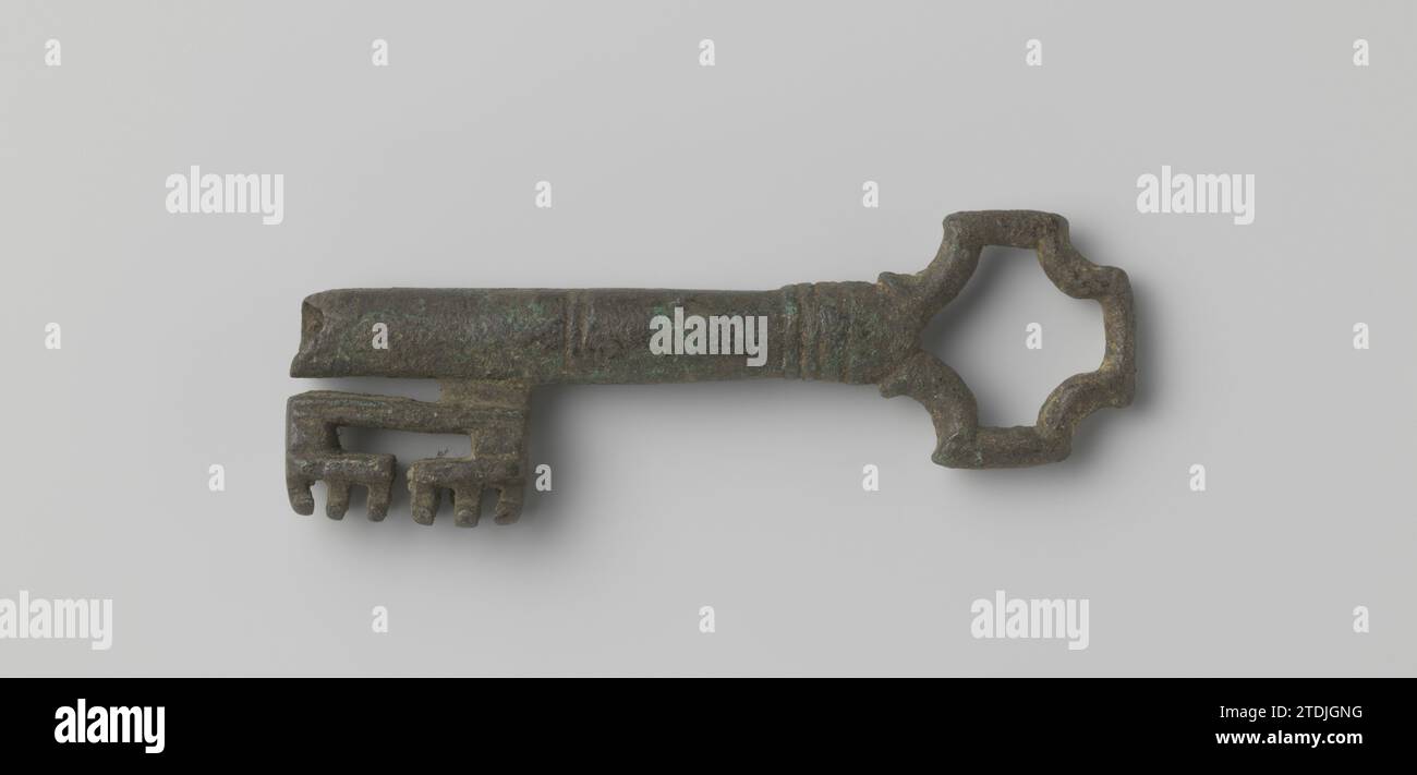 Pipe key, c. 1200 - c. 1300 Bronze pipe key, ring on the corners around ...