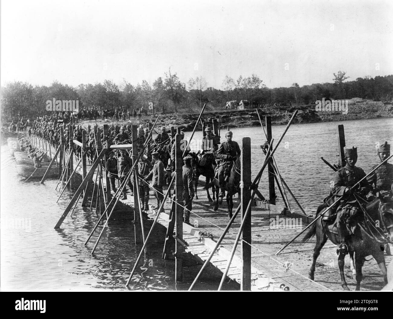 10/31/1915. In invaded territory. German cavalry forces crossing a ...