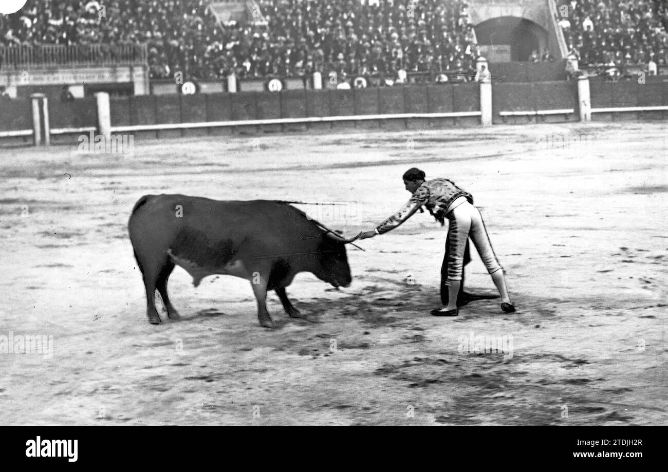 09/28/1913. From Yesterday's Bullfight. Joselito the rooster Adorning ...