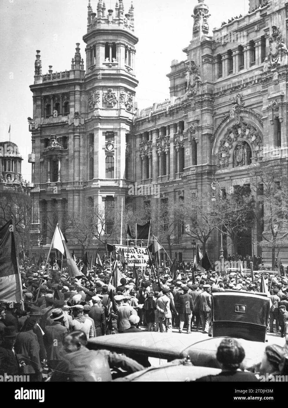 Proclamation of the Republic on April 14, 1931. The Communications ...