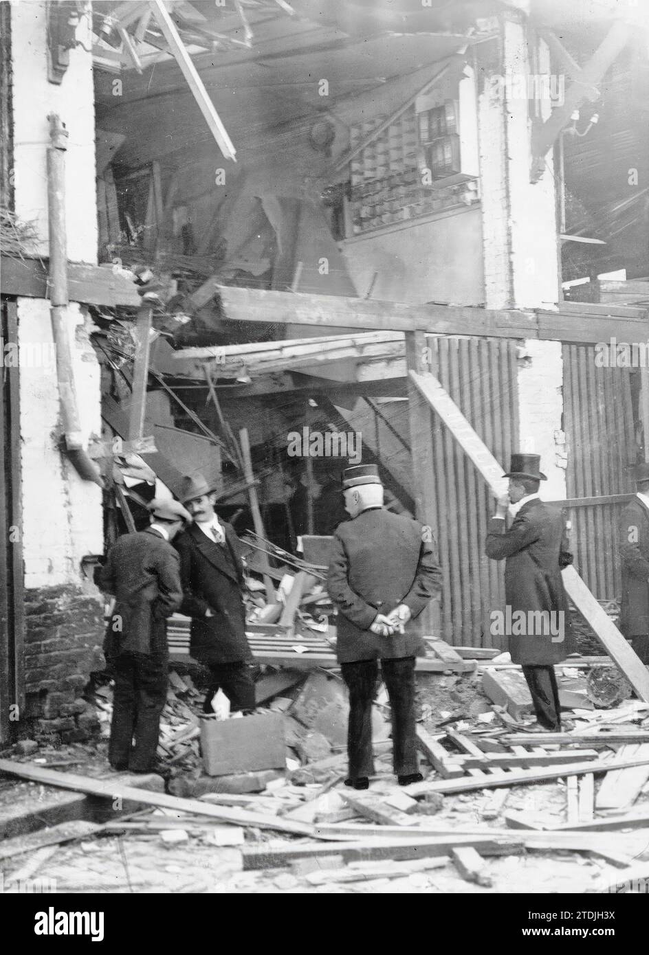 Bomb dropped hi-res stock photography and images - Alamy