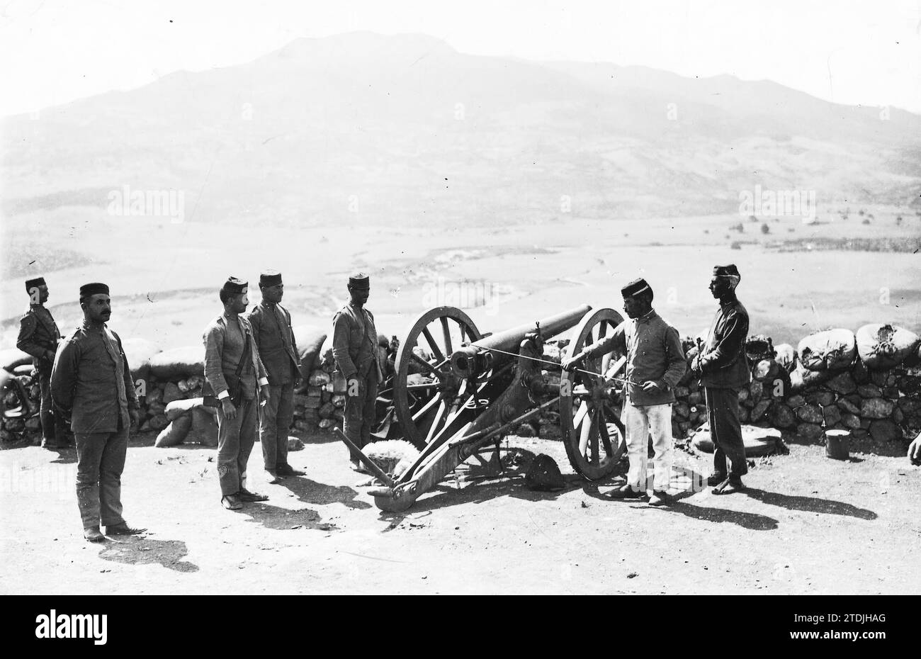 09/30/1913. Scenes from the Moroccan campaign. Artillery Piece, with ...