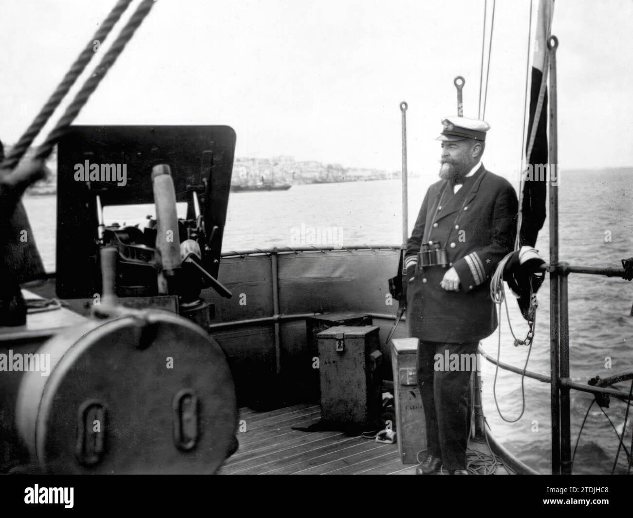 04/30/1915. The head of the Rebel Portuguese Sailors. The frigate ...