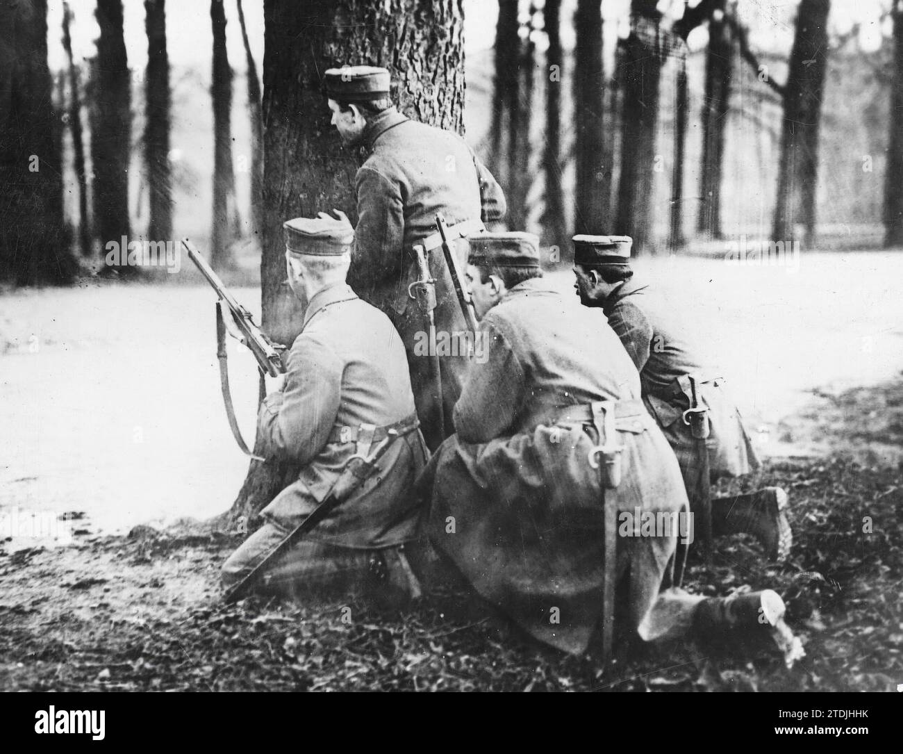 Group of german soldiers hi-res stock photography and images - Alamy