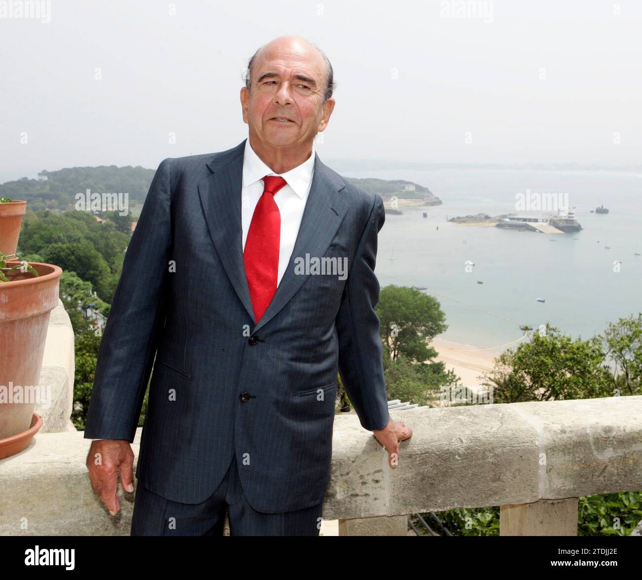 06-14-2006 Santander Emilio Botin Gives a Pernsa wheel in Sucasa de ...