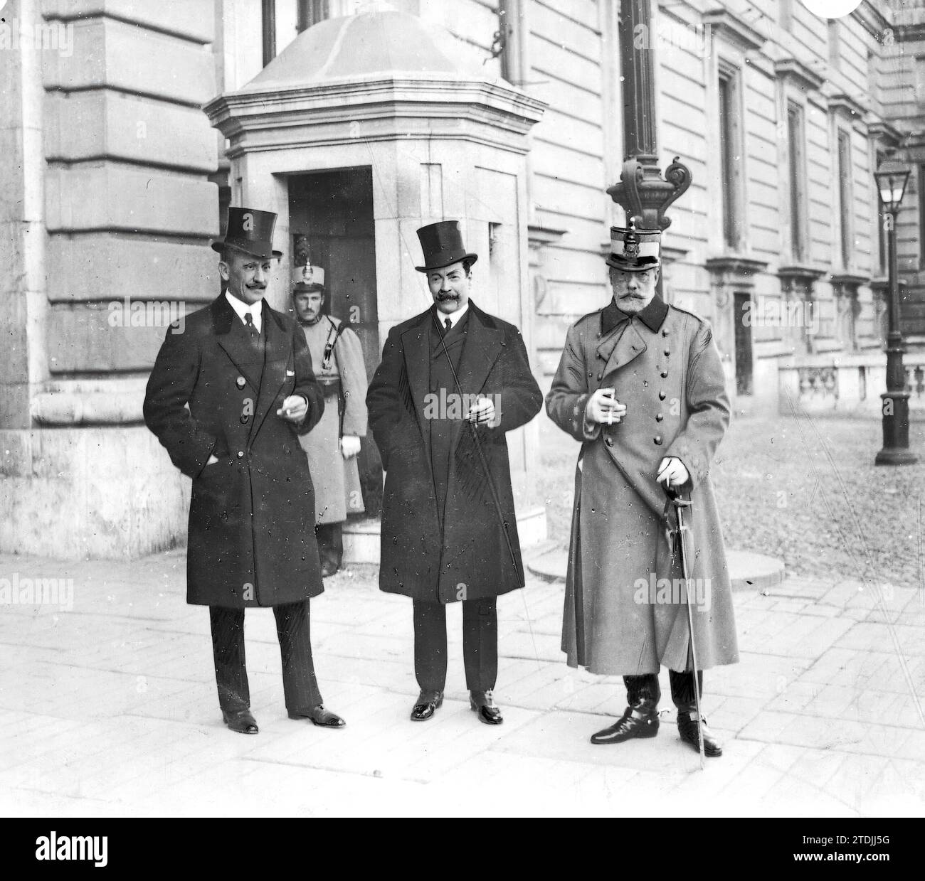 01/15/1914. The master class of Seville. Commission of Teachers who ...