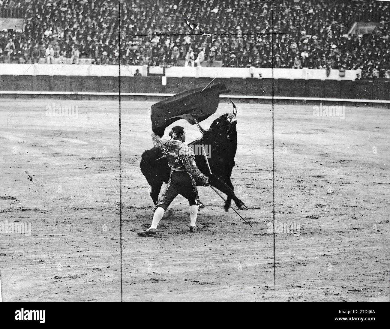 05/15/1913. Madrid, day 15. Machaco giving a chest pass. Credit: Album ...