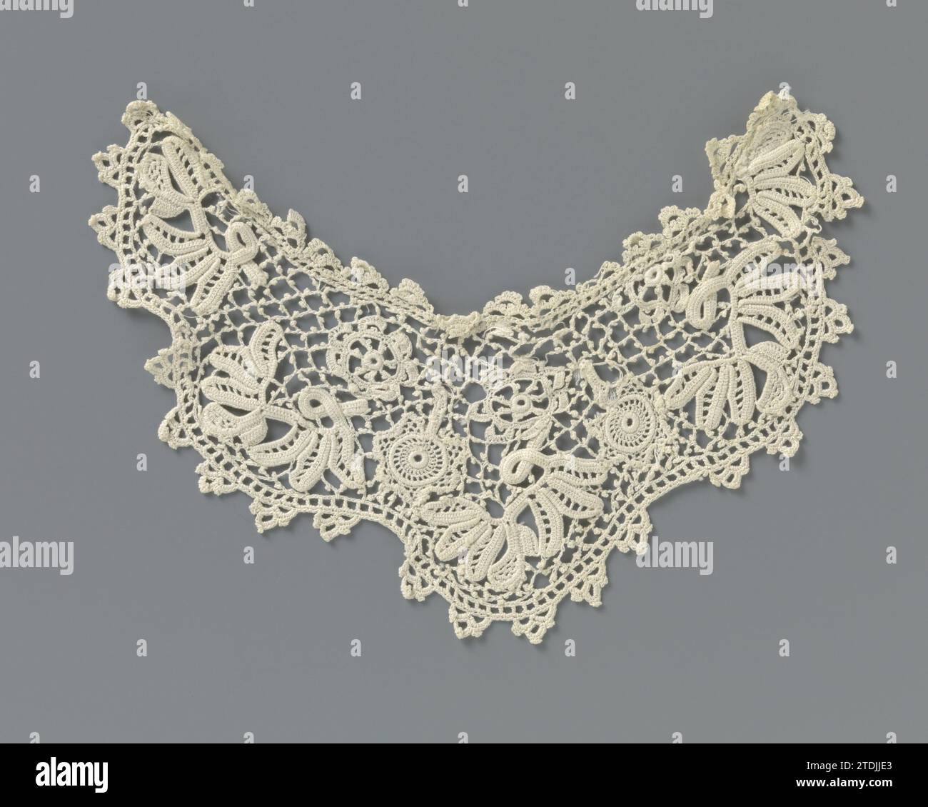 Crocheted side with tormented stems and rosettes, anonymous, c. 1890 ...