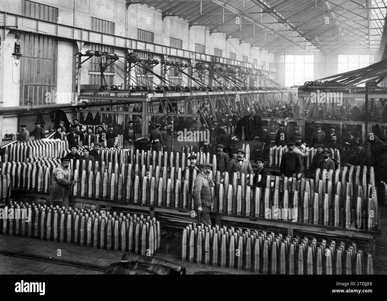 France, March 1916. World War I, ammunition production in France ...