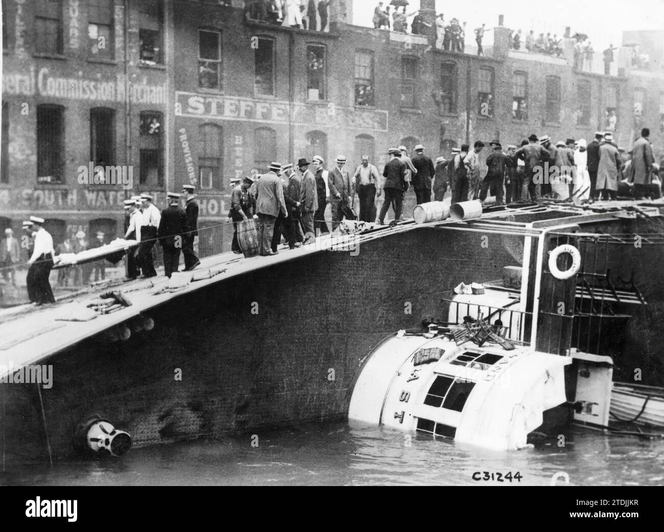 Shipwreck 2 Black and White Stock Photos & Images - Alamy