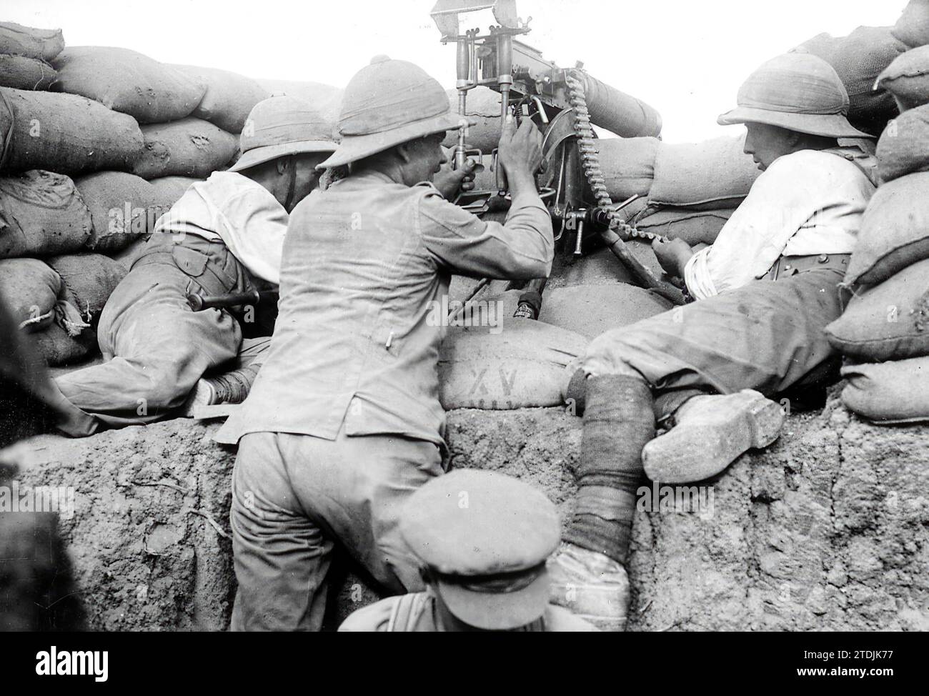 09/30/1915. The War at the Dardanelles. A Machine Gun with Periscope ...