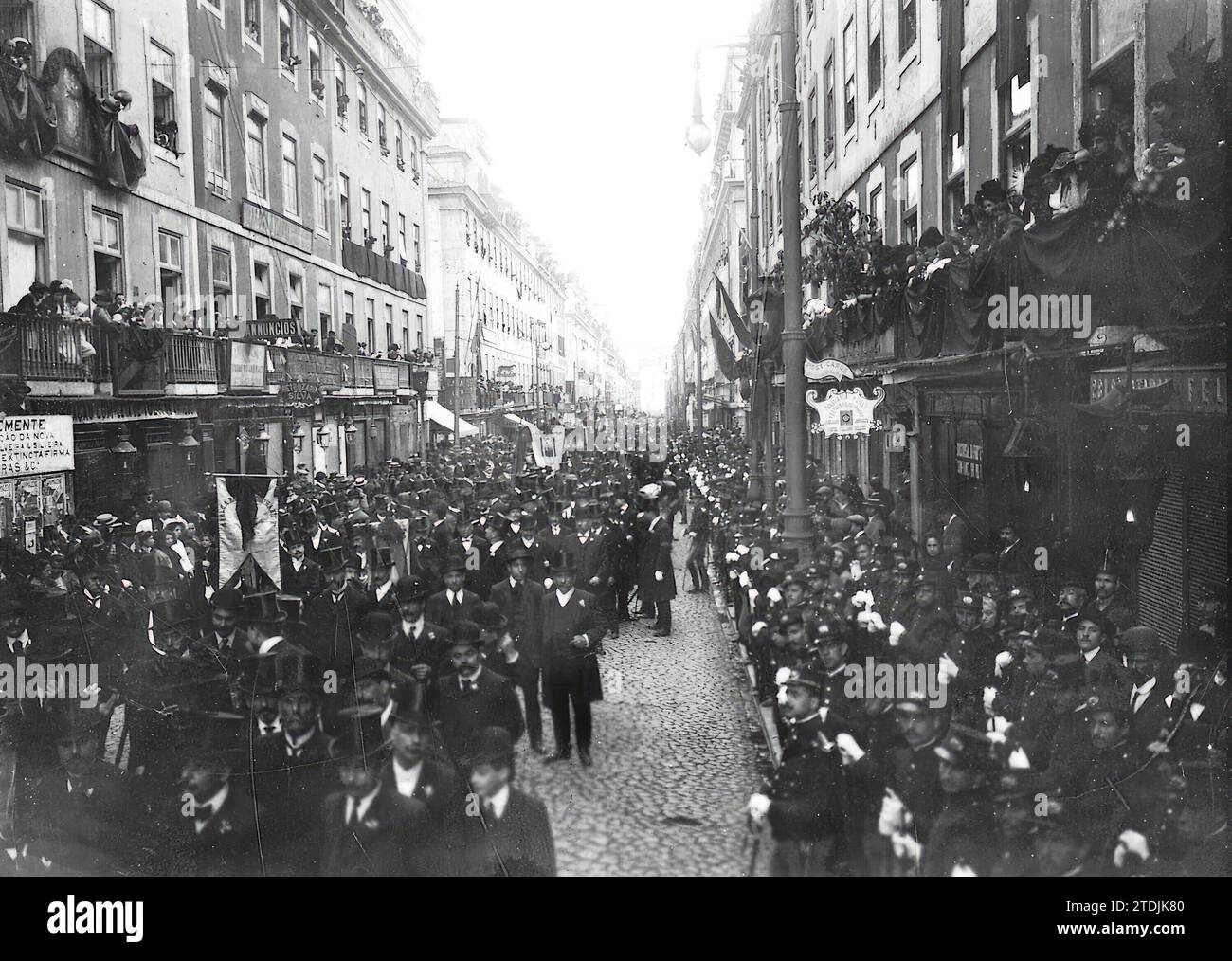 Portugal revolution 1910 hi-res stock photography and images - Alamy